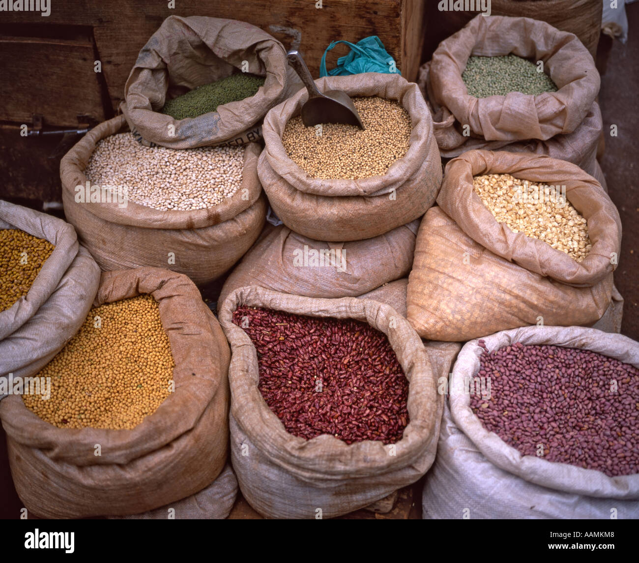 Jinja market uganda hi-res stock photography and images - Alamy