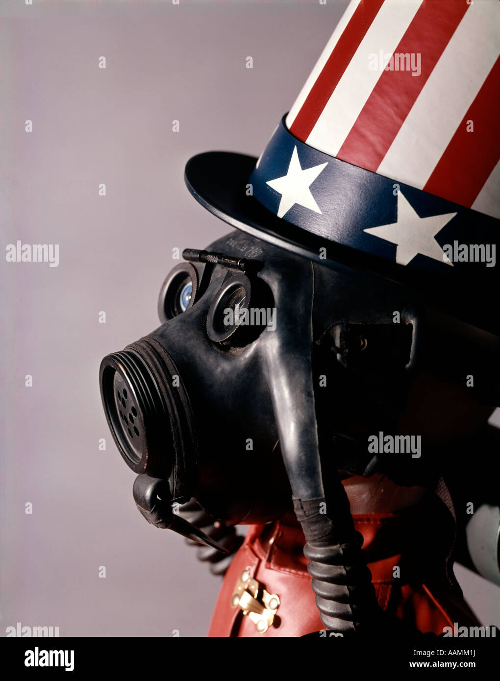GAS MASK WITH UNCLE SAM HAT Stock Photo - Alamy