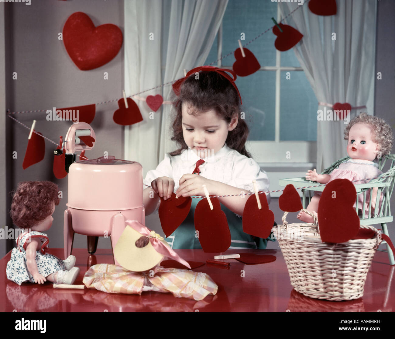 1950s GIRL TOY WASHING MACHINE WASHING RED HEARTS HANGING ON LINE ...