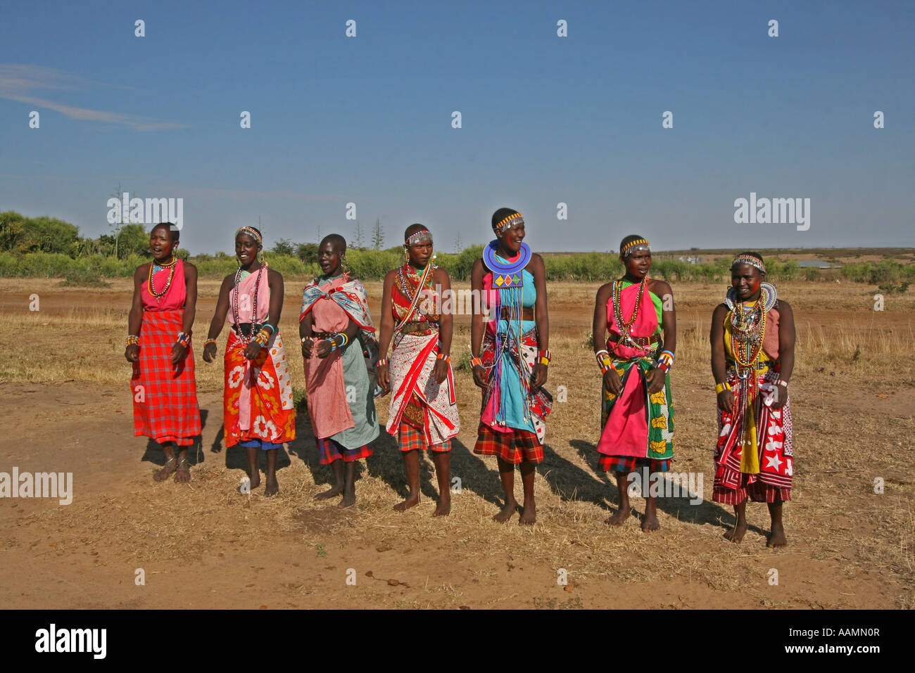 Masai women sing and dance Stock Photo - Alamy