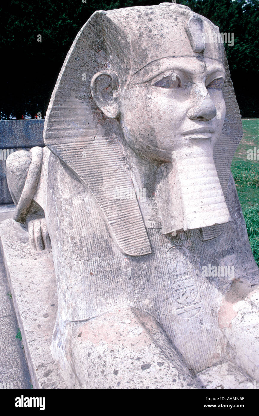 Victorian london sphinx steps hi-res stock photography and images - Alamy