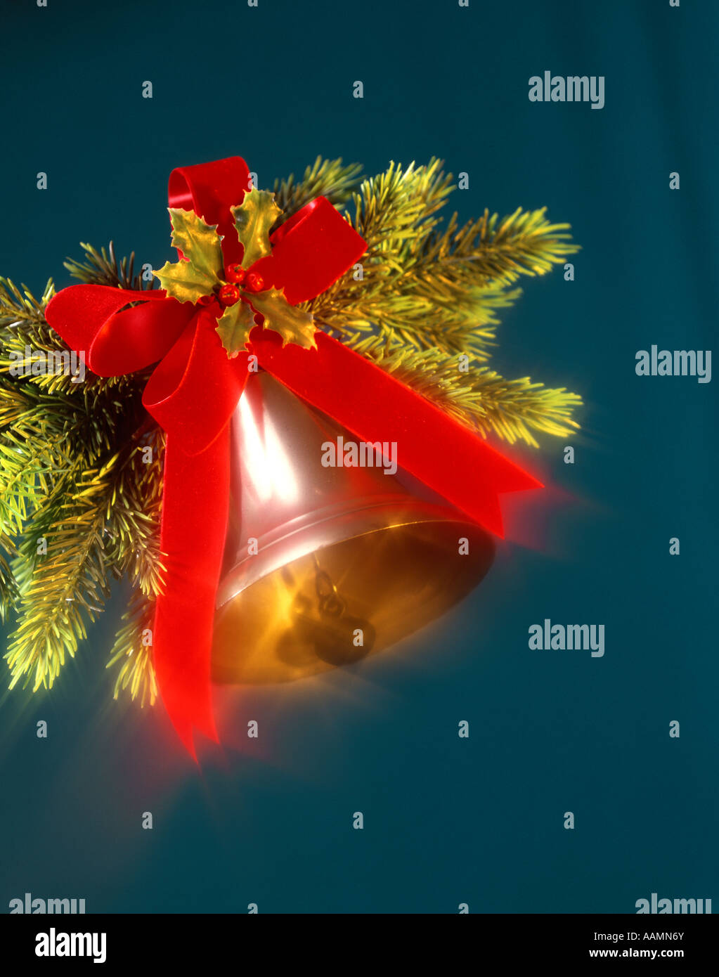 DECORATION BELL BOW GARLAND HOLIDAY RELIGIOUS RELIGION Stock Photo - Alamy