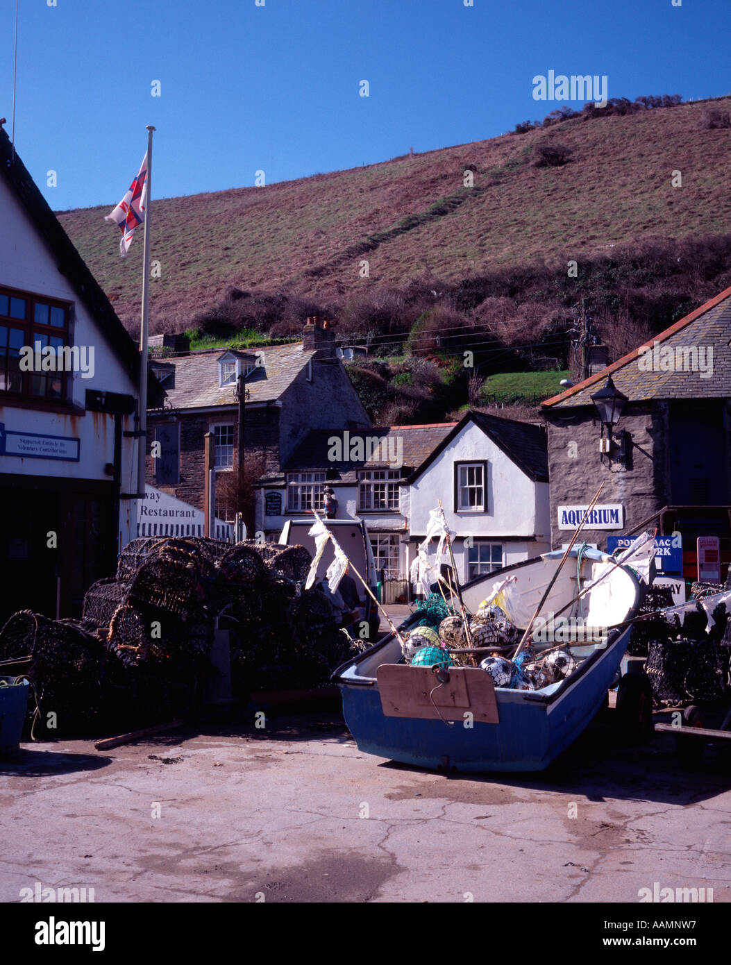 The harbour at low tide, Port Isaac, Corwnall, UK Stock Photo - Alamy