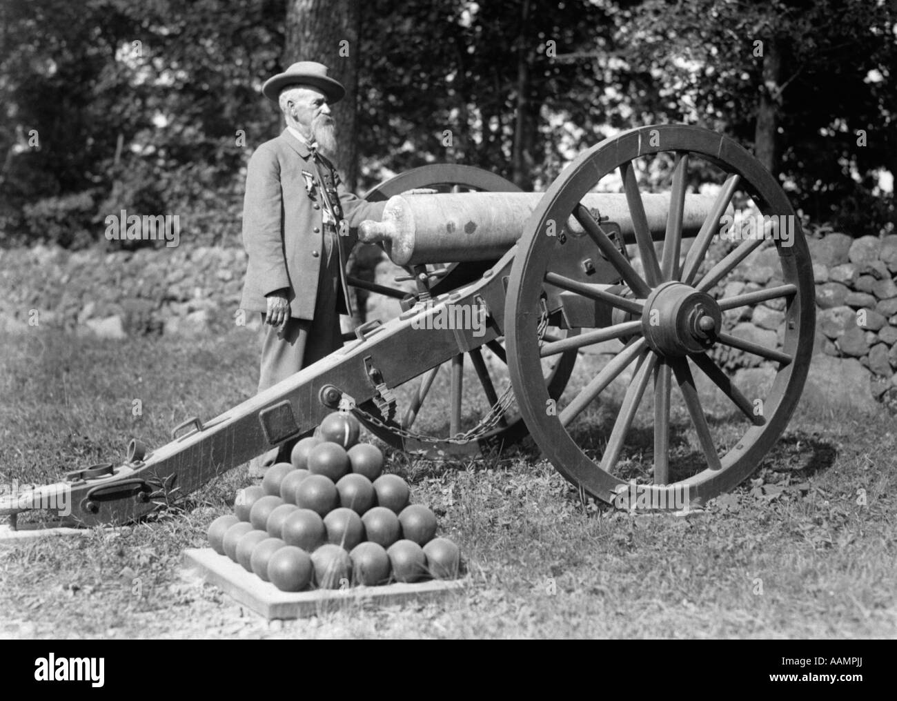 1890s 1900s ELDERLY BEARDED MAN CONFEDERATE CIVIL WAR VETERAN WITH ...