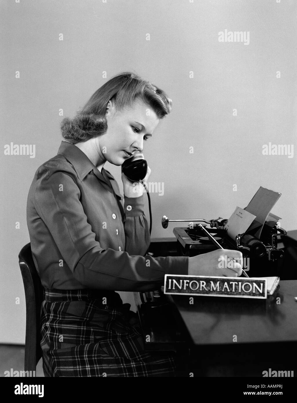 1940s woman information secretary receptionist hi-res stock photography ...