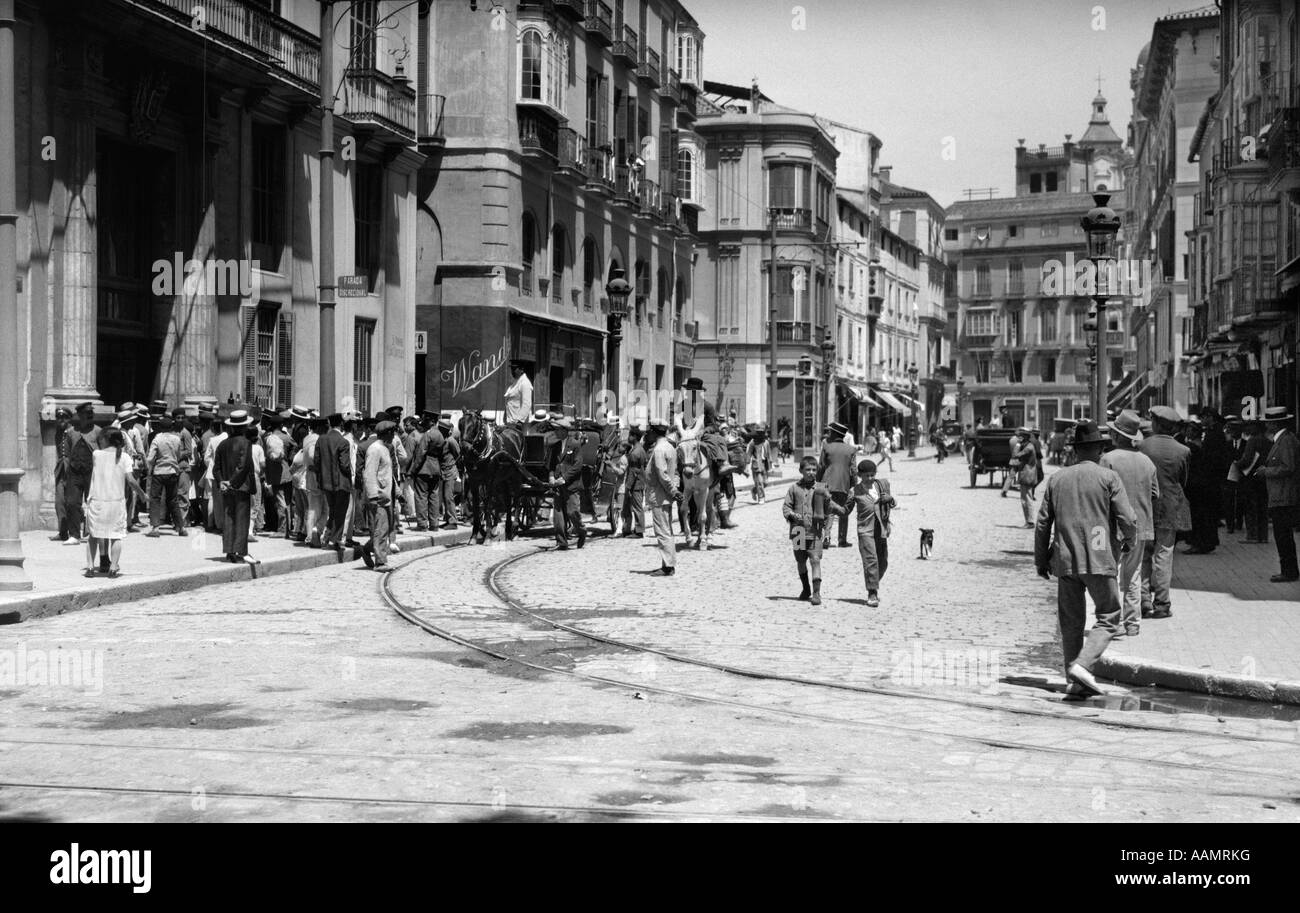 1920s 1930s STREET SCENE WITH CROWD IN FRONT OF HOTEL REGINA MALAGA ...