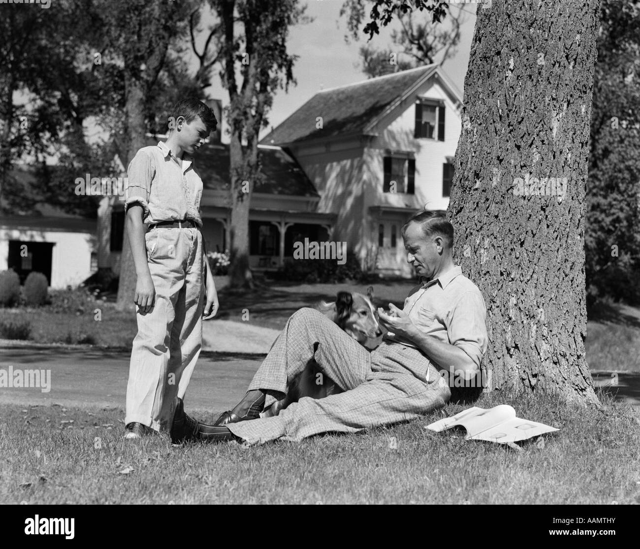 1940s young woman teen sitting hi-res stock photography and images - Alamy