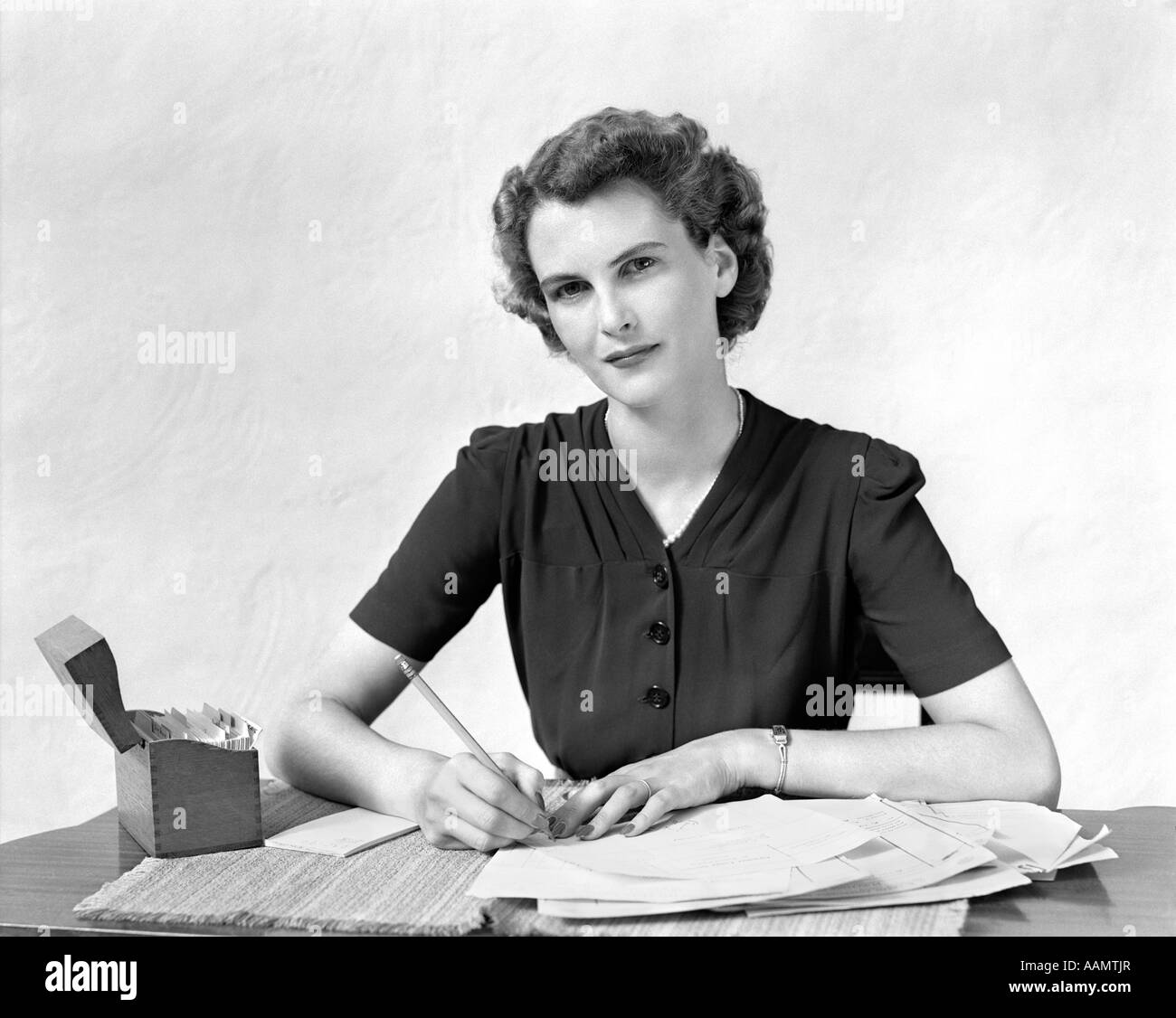1940s working woman hi-res stock photography and images - Alamy