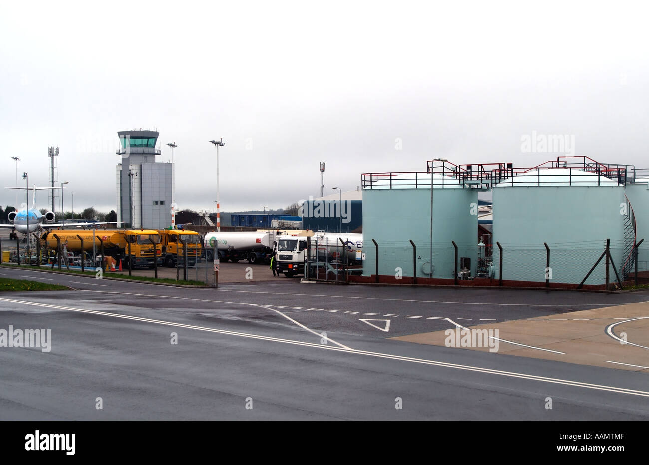 Bristol airport control tower hi-res stock photography and images - Alamy