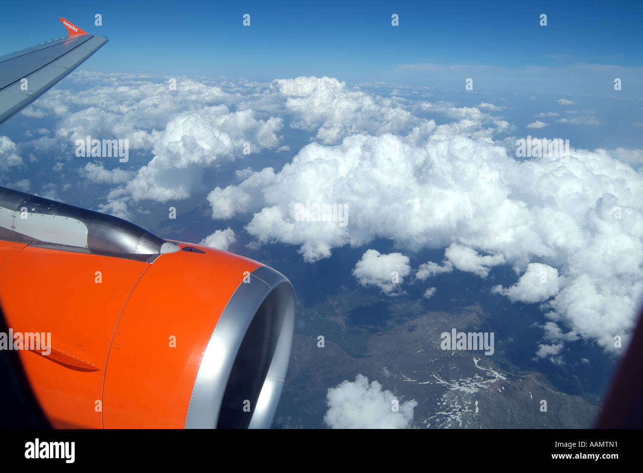 View from an Easyjet 737 Boeing twin engine jet aircraft over the ...