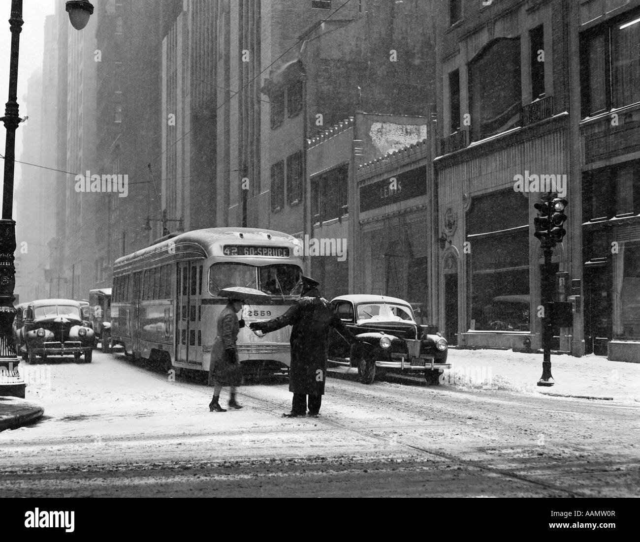 Snowy winter scene people Black and White Stock Photos & Images - Alamy