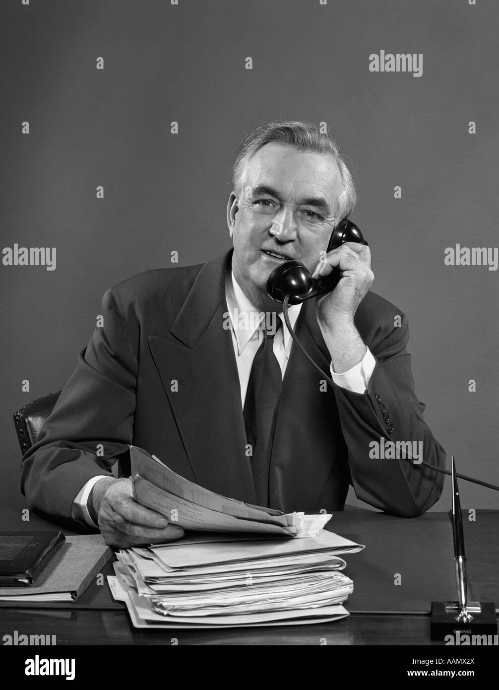 1950s telephone retro hi-res stock photography and images - Alamy