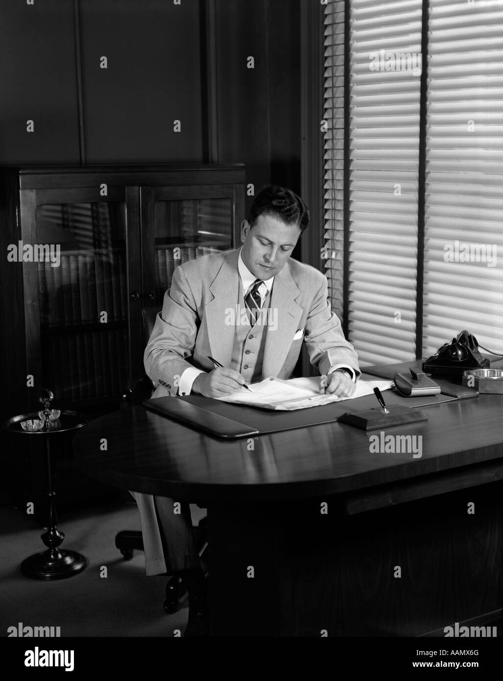 1950s office desk Black and White Stock Photos & Images - Alamy
