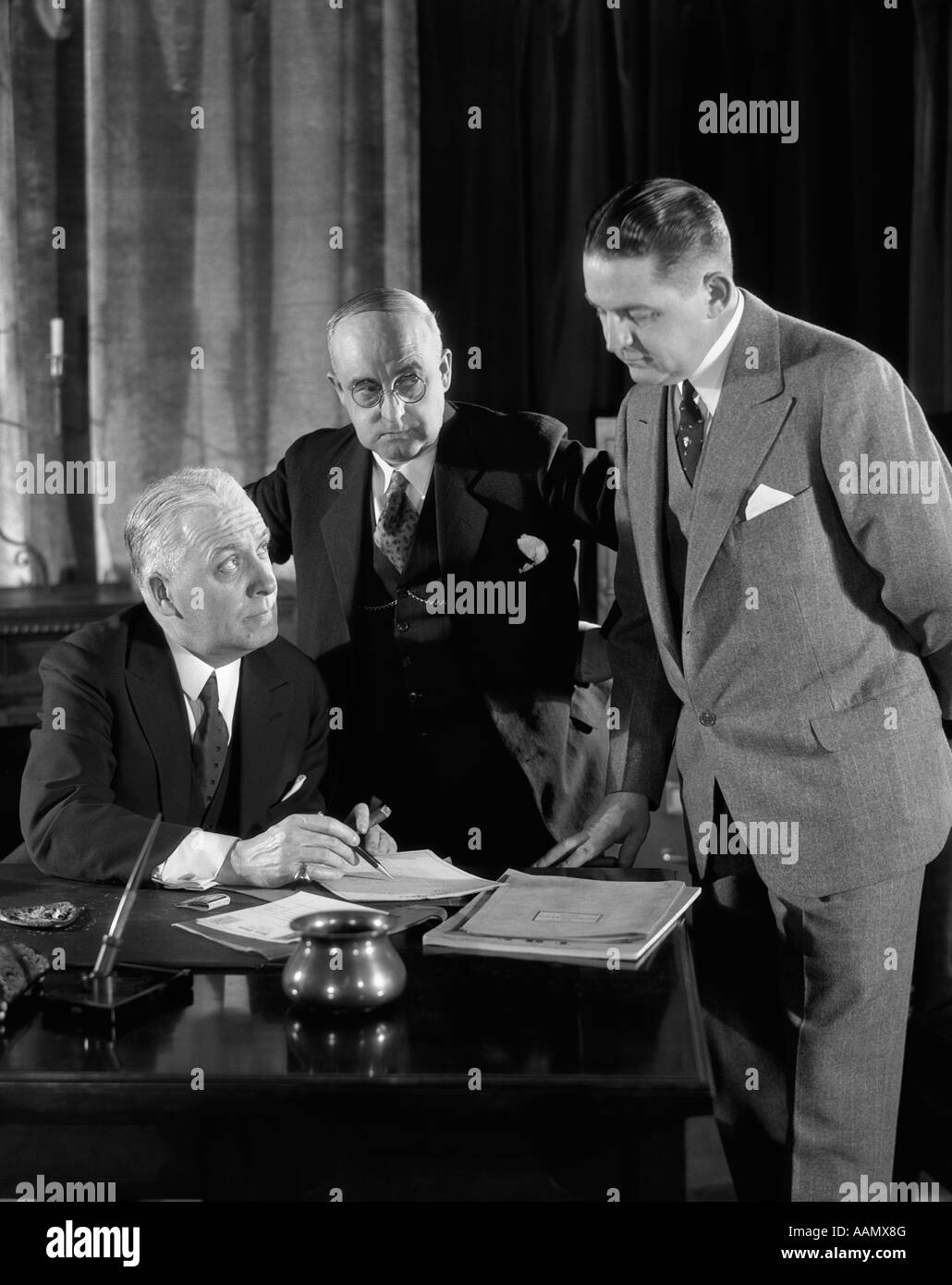 1930s men office desk work Black and White Stock Photos & Images - Alamy