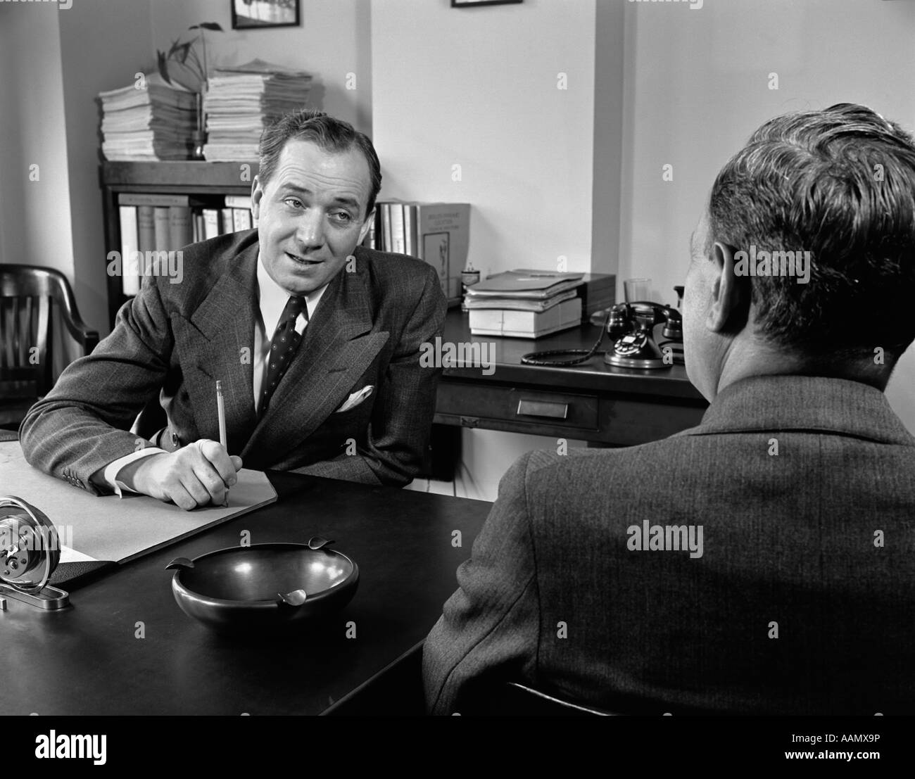 1940s men office desk work hi-res stock photography and images - Alamy