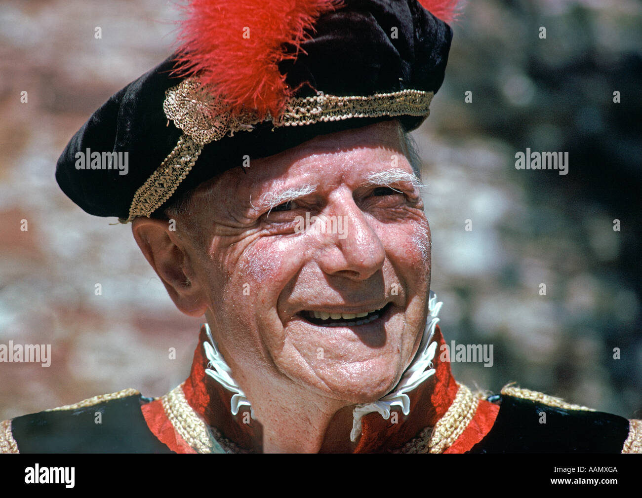 Elizabethan Man In Totnes In Devon In England Stock Photo - Alamy