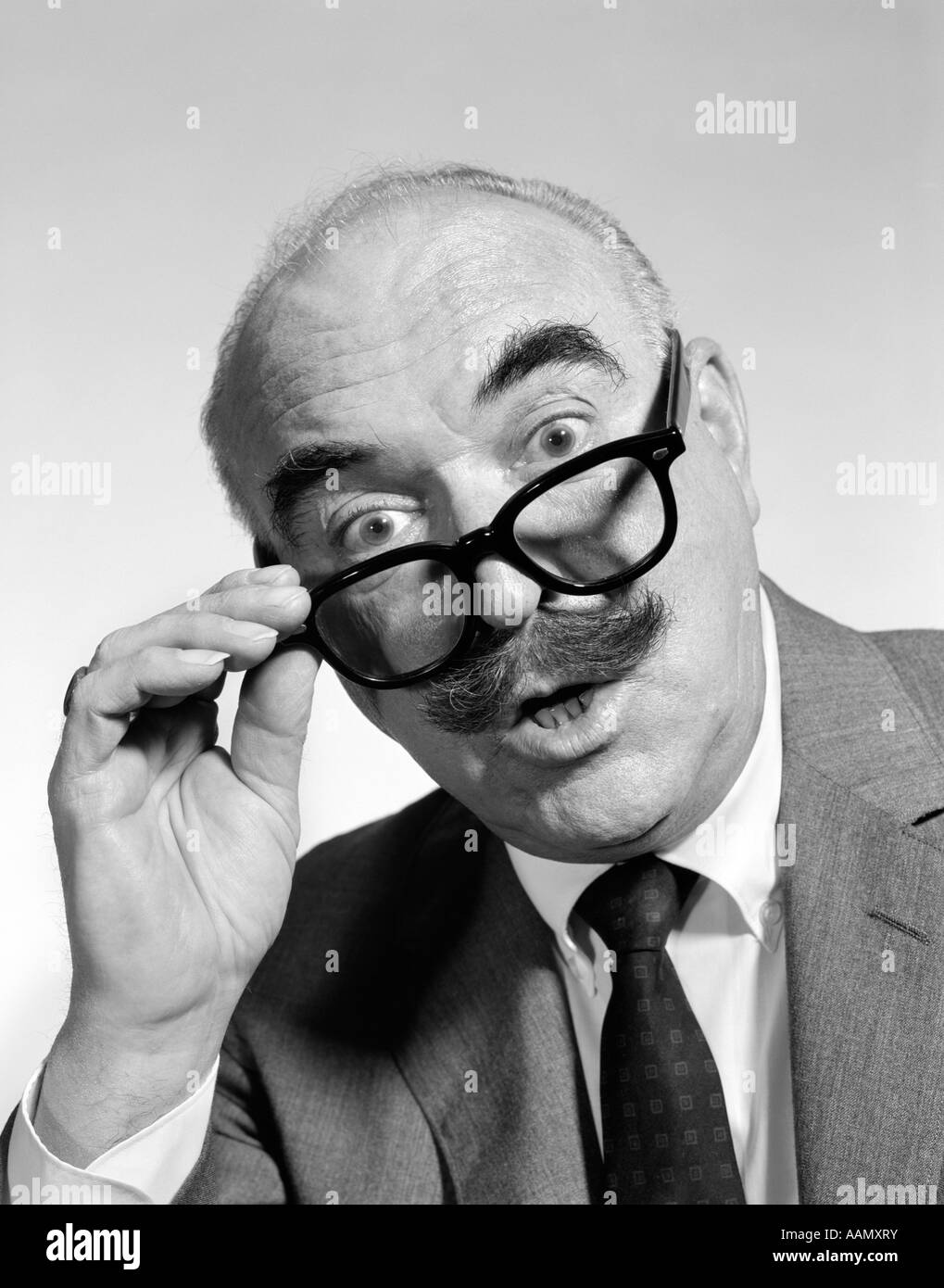 Elderly man in suit on Black and White Stock Photos & Images - Alamy