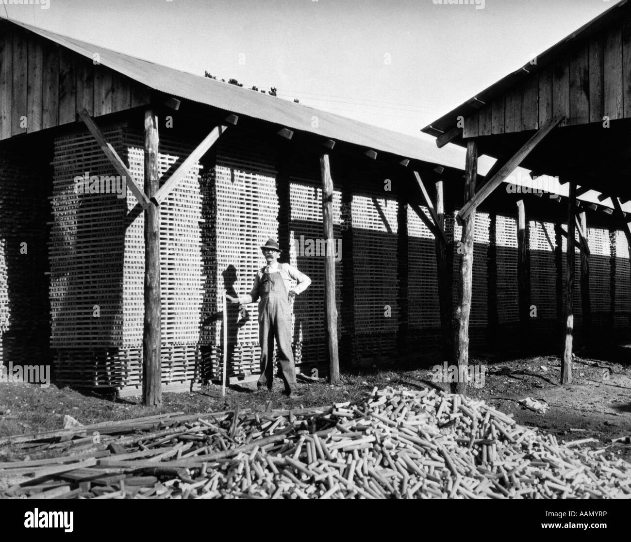 Club chair 1930s hi-res stock photography and images - Alamy
