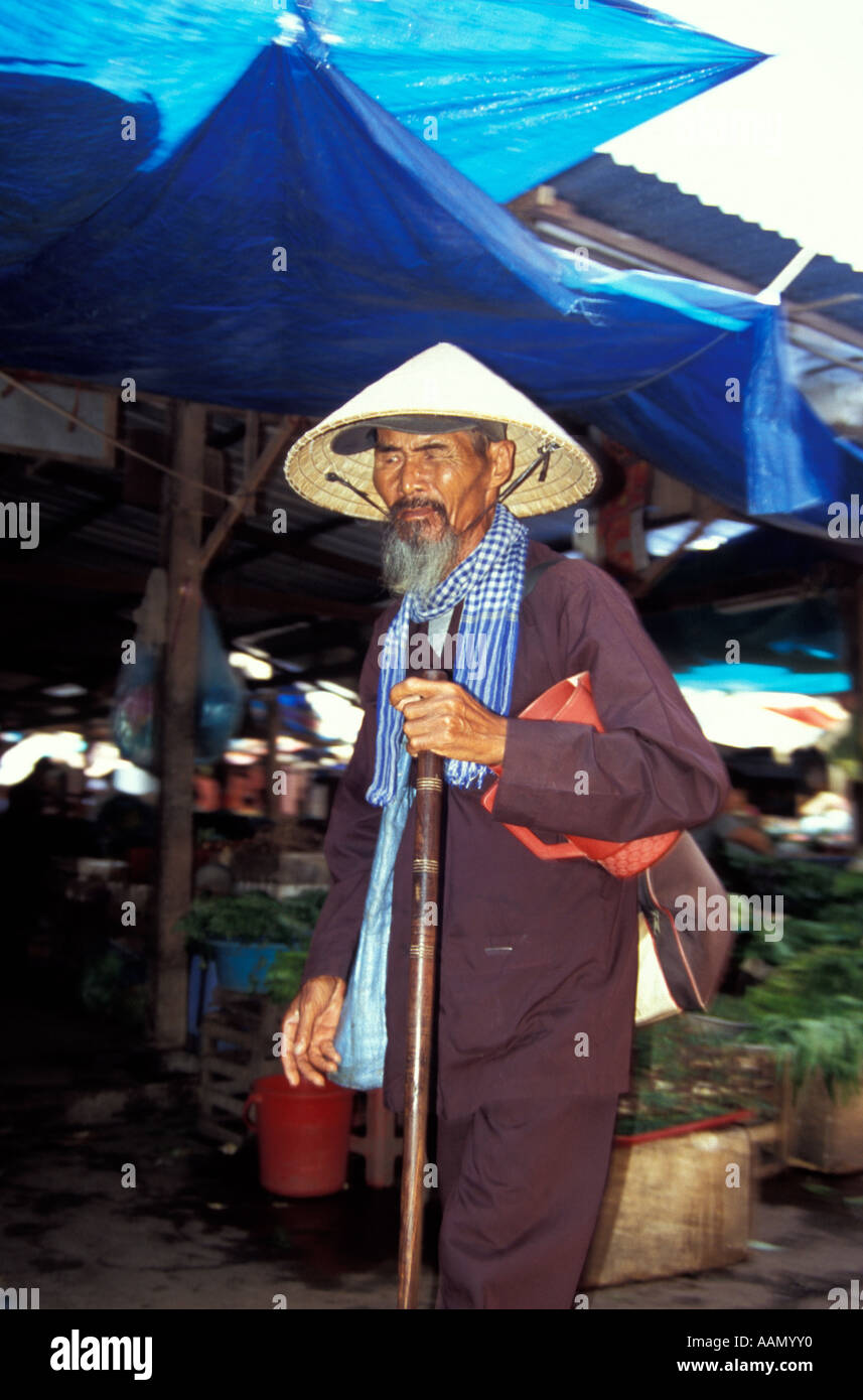 Elderly blind old man hi-res stock photography and images - Alamy