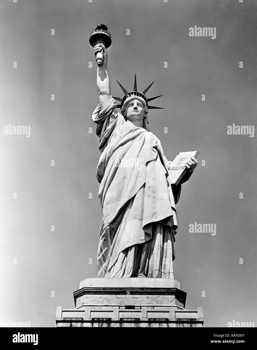 Vintage ellis island hi-res stock photography and images - Alamy