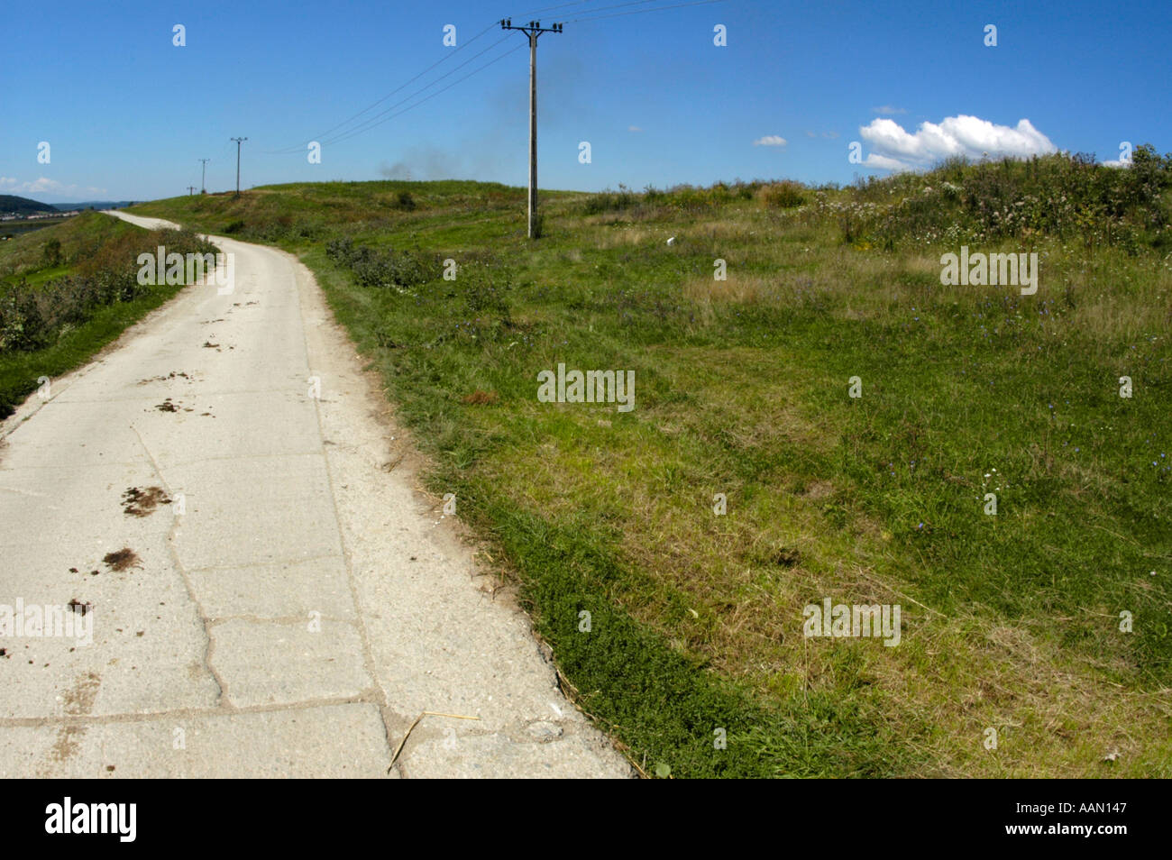 Side road hi-res stock photography and images - Alamy