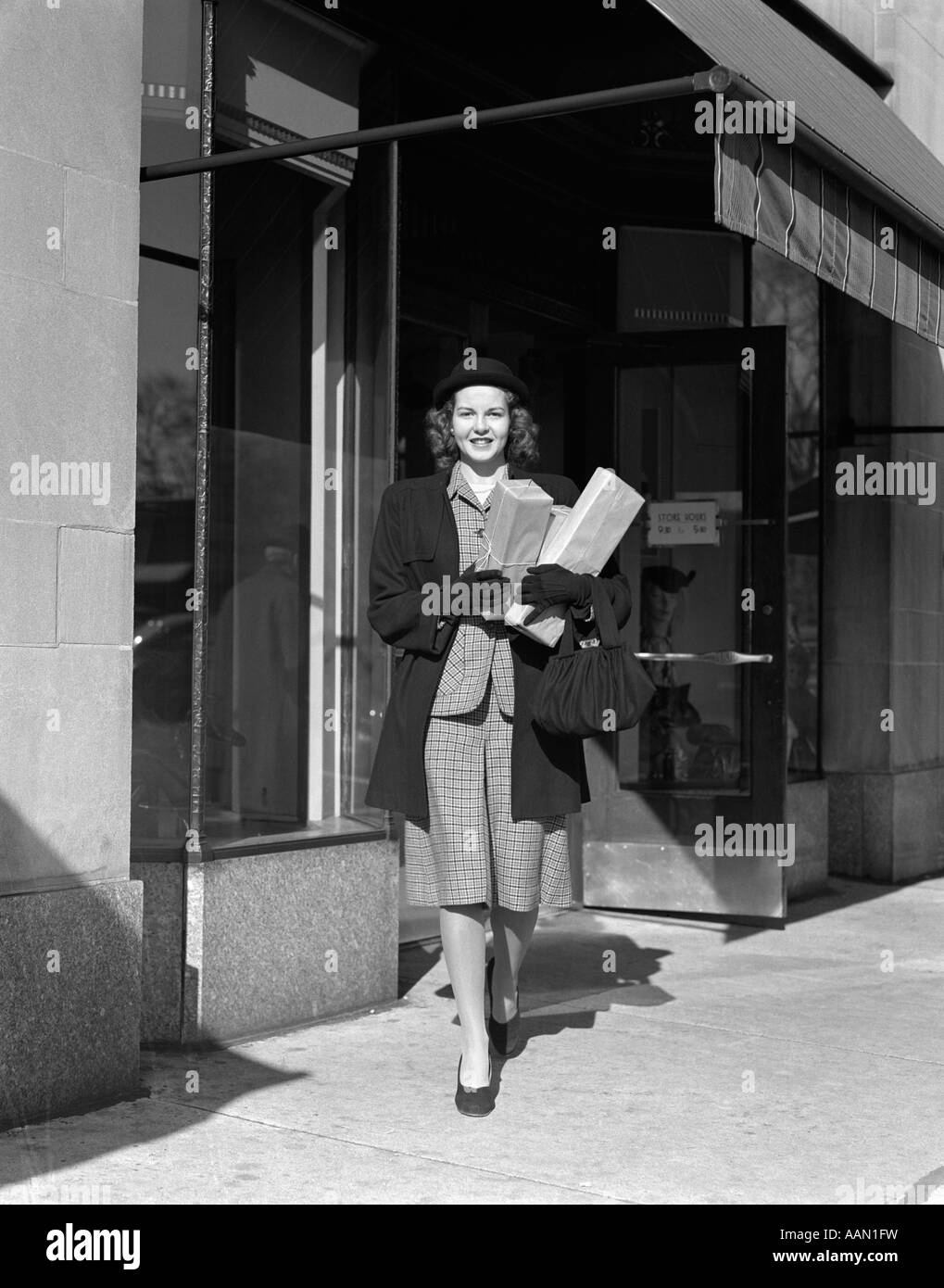 Person window shopping Black and White Stock Photos & Images - Alamy