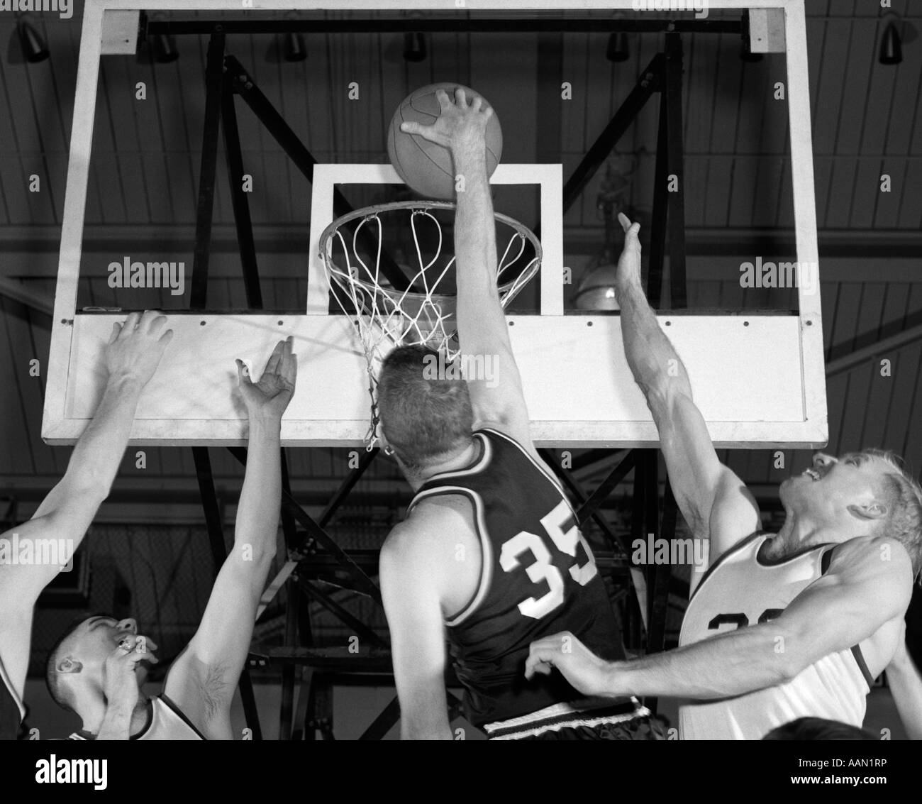 1960s basketball players hi-res stock photography and images - Alamy