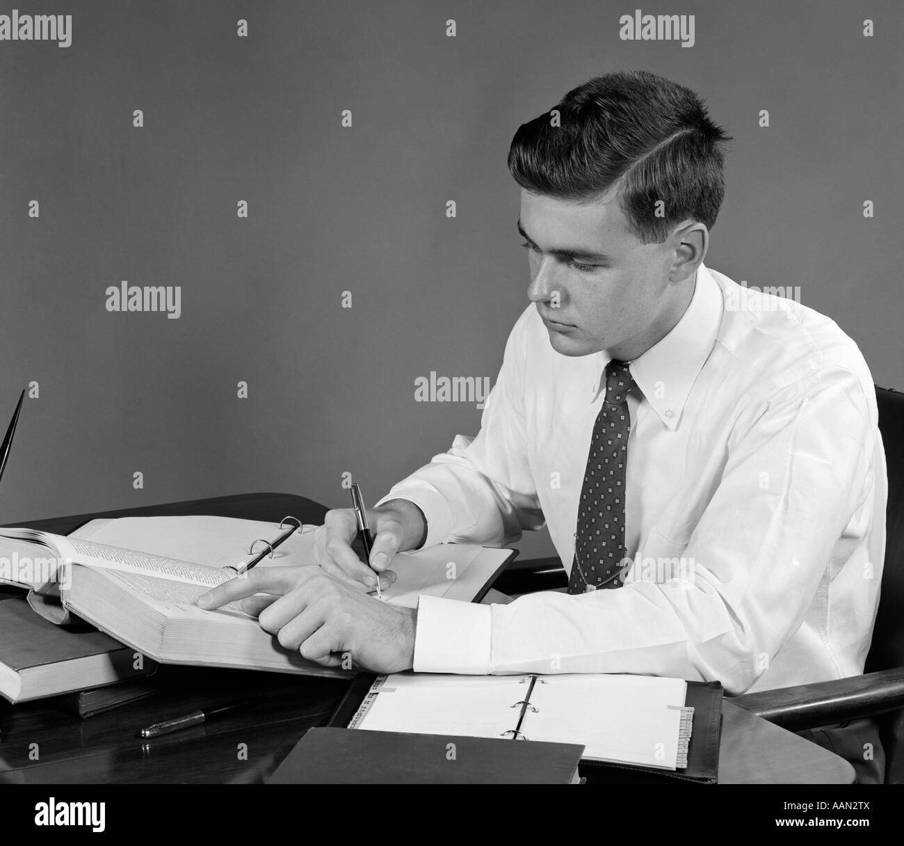 1950s office boy hi-res stock photography and images - Alamy