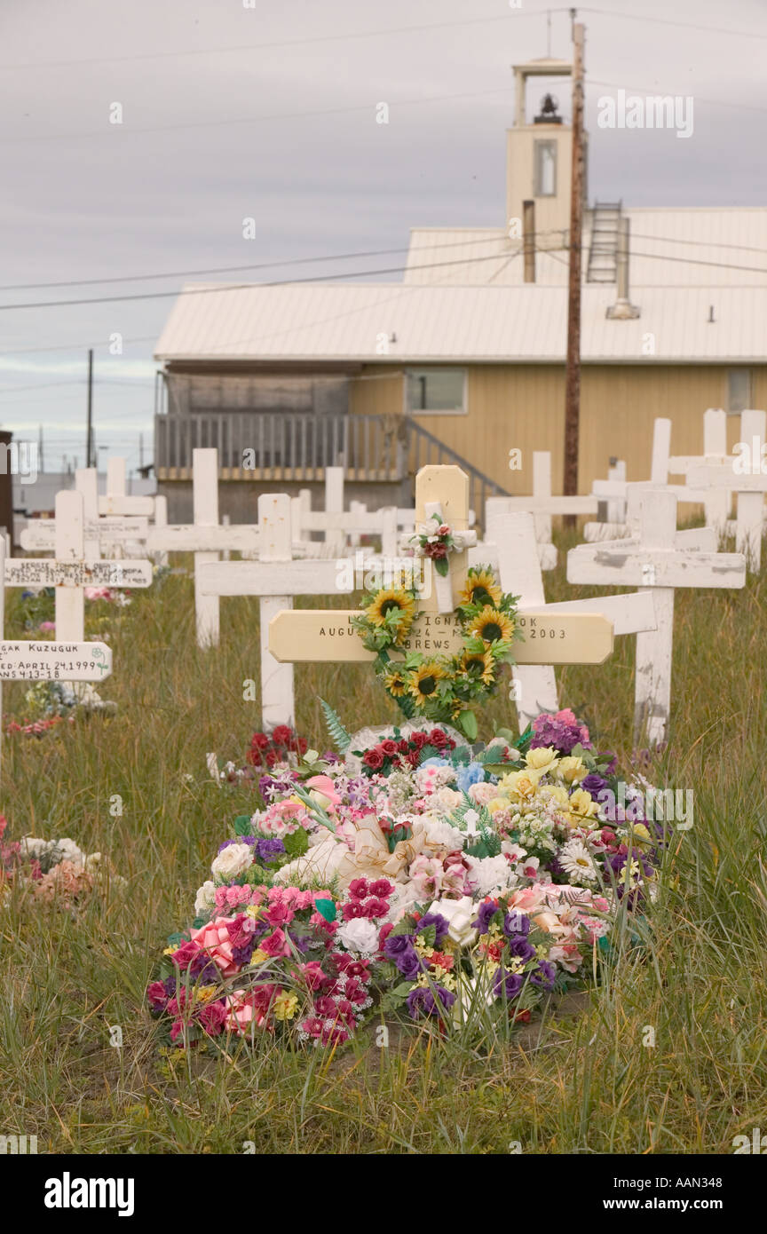 Inuit grave hi-res stock photography and images - Alamy