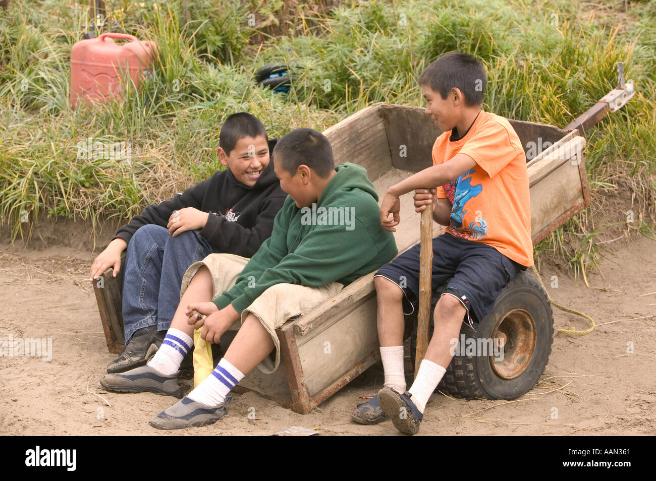 Inuit community children hi-res stock photography and images - Alamy