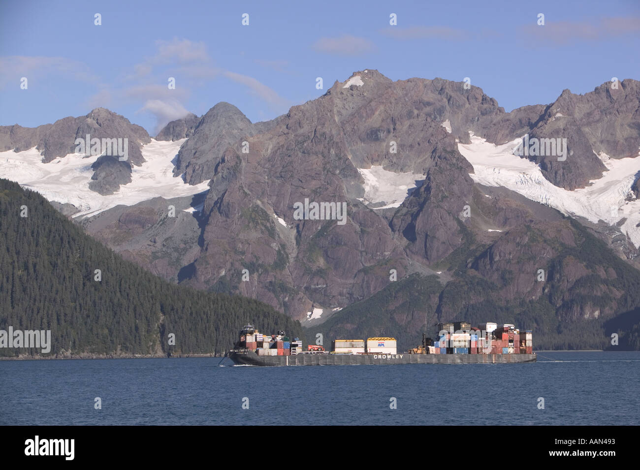 Barge approaching hi-res stock photography and images - Alamy
