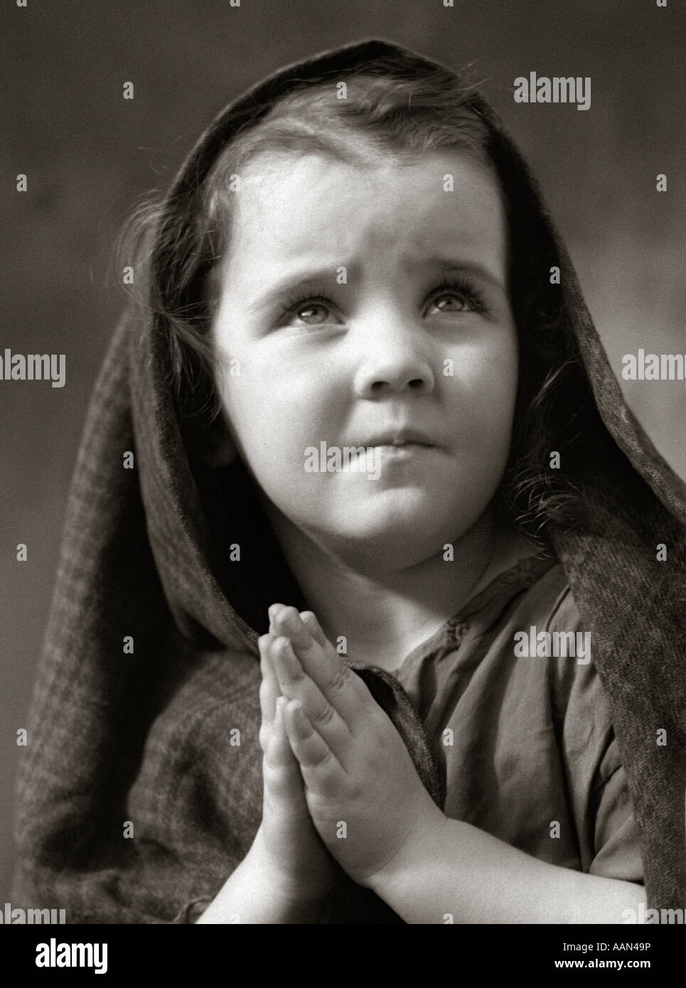 Sad girl 1930's hi-res stock photography and images - Alamy