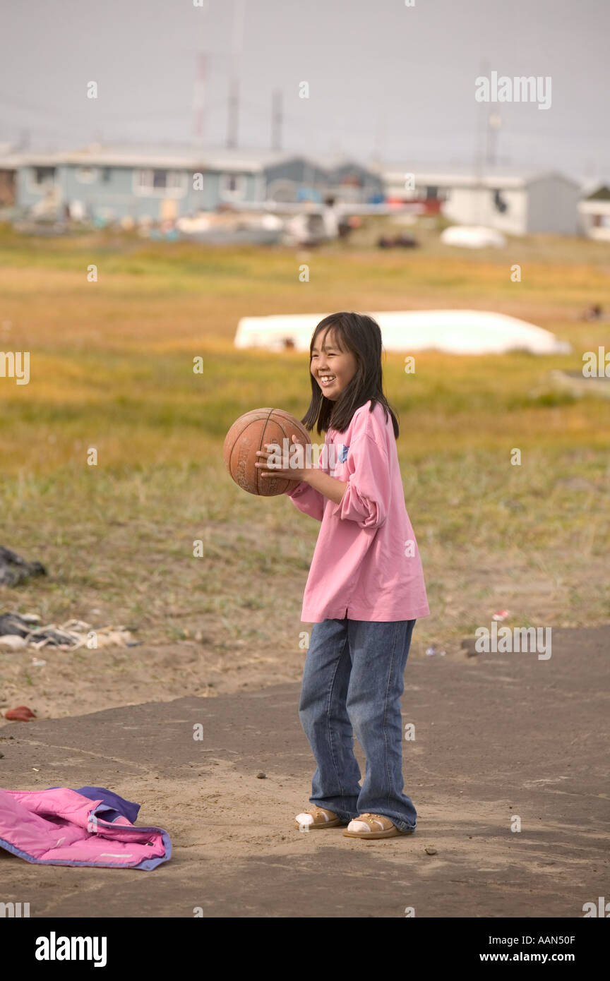 Inuit children playing hi-res stock photography and images - Alamy