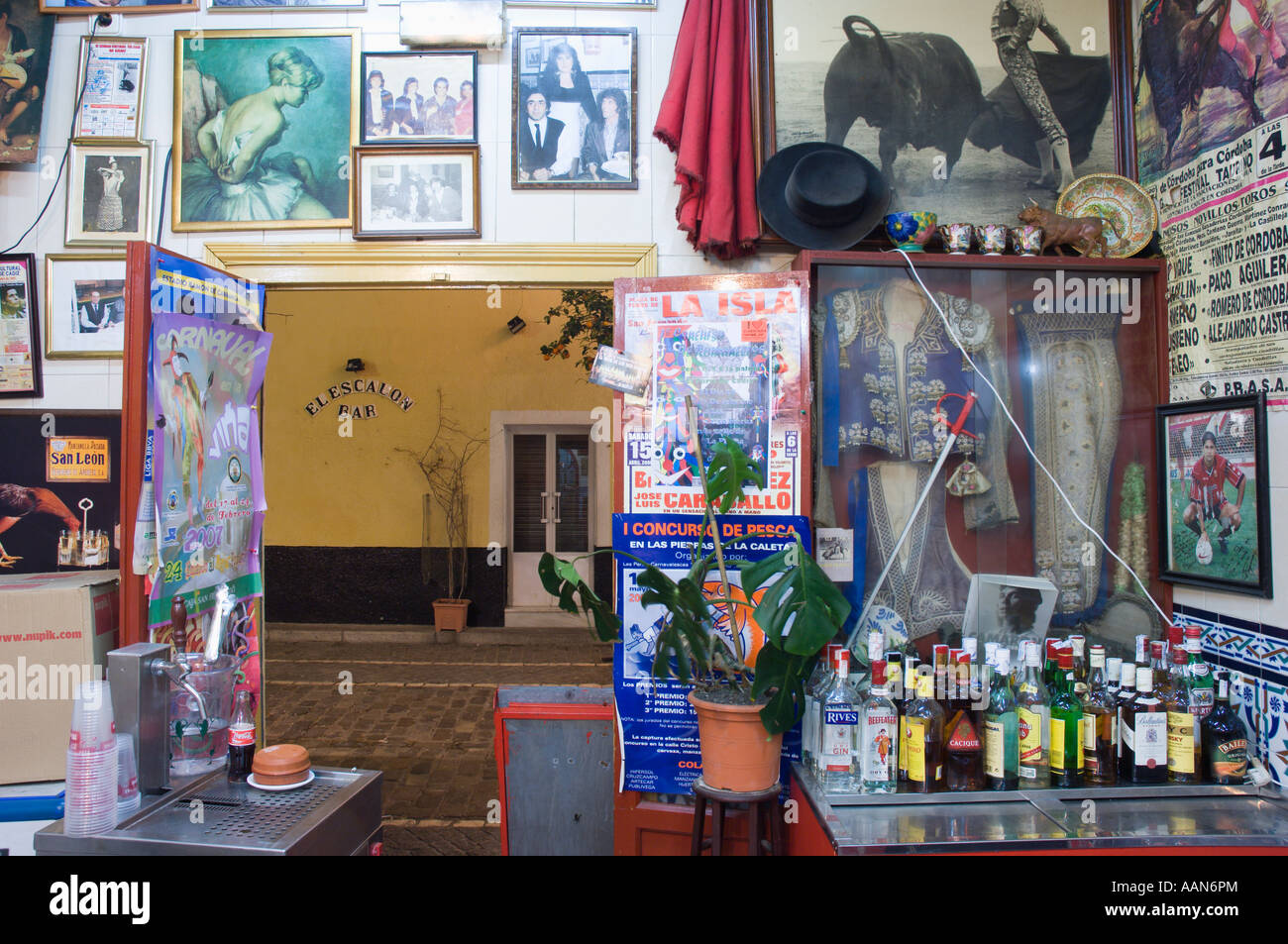 typical bar in cadiz Stock Photo - Alamy