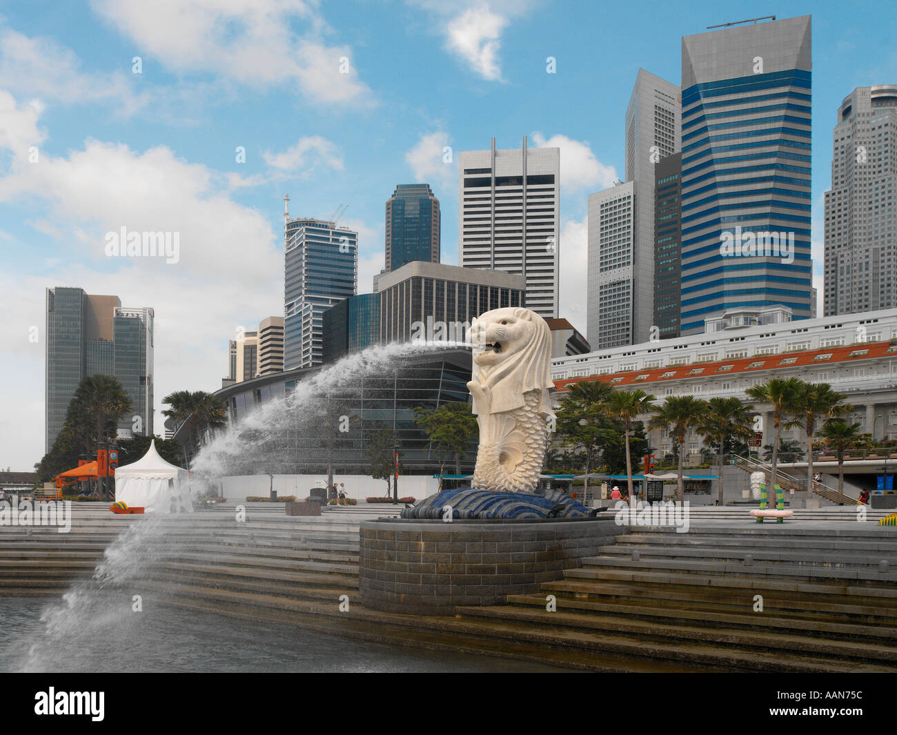 Symbolic merlion hi-res stock photography and images - Alamy