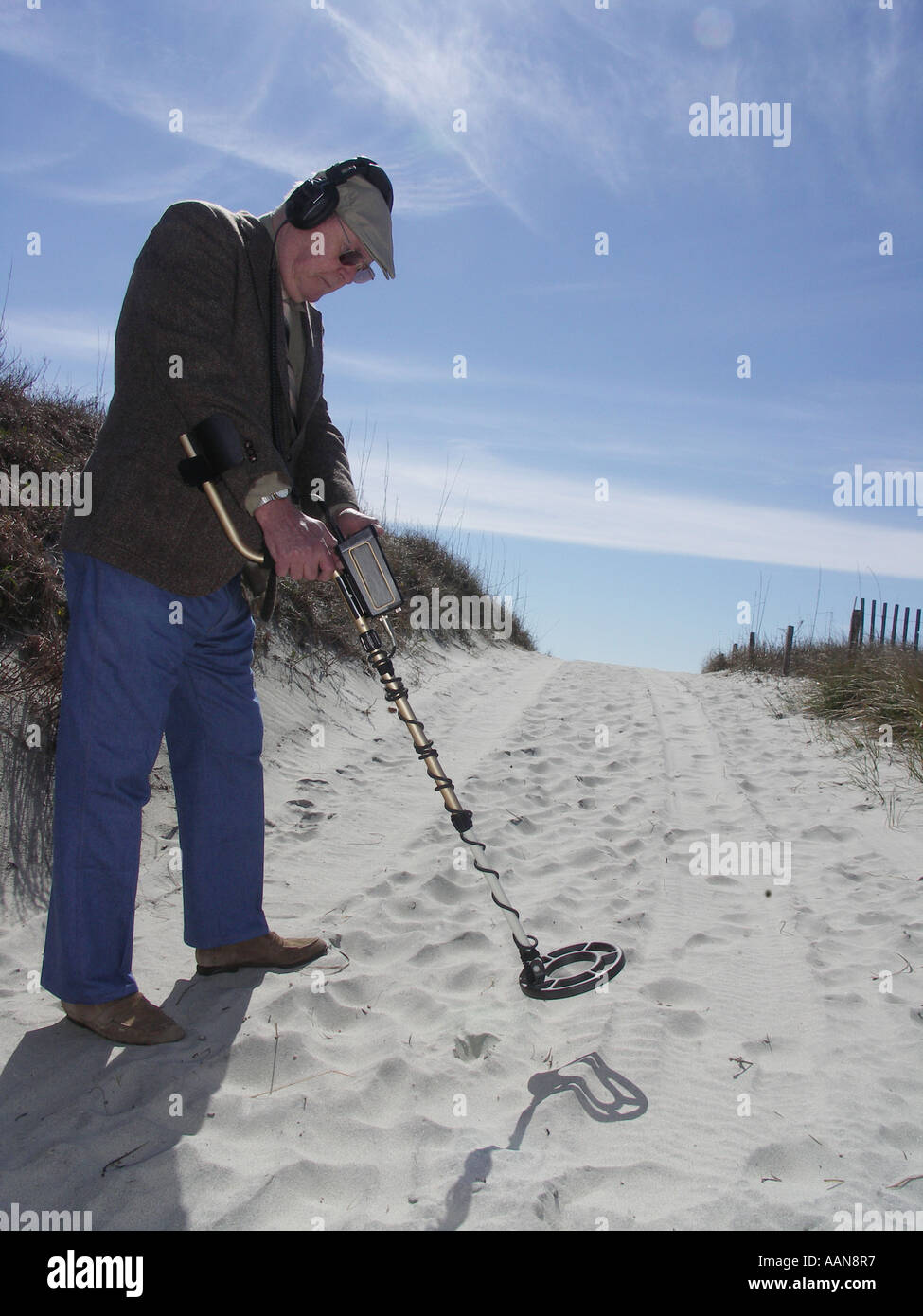 Car treasure hunt hi-res stock photography and images - Alamy