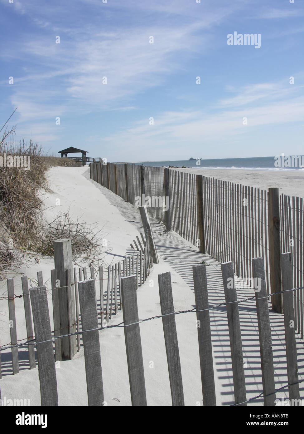 Wind fence hi-res stock photography and images - Alamy