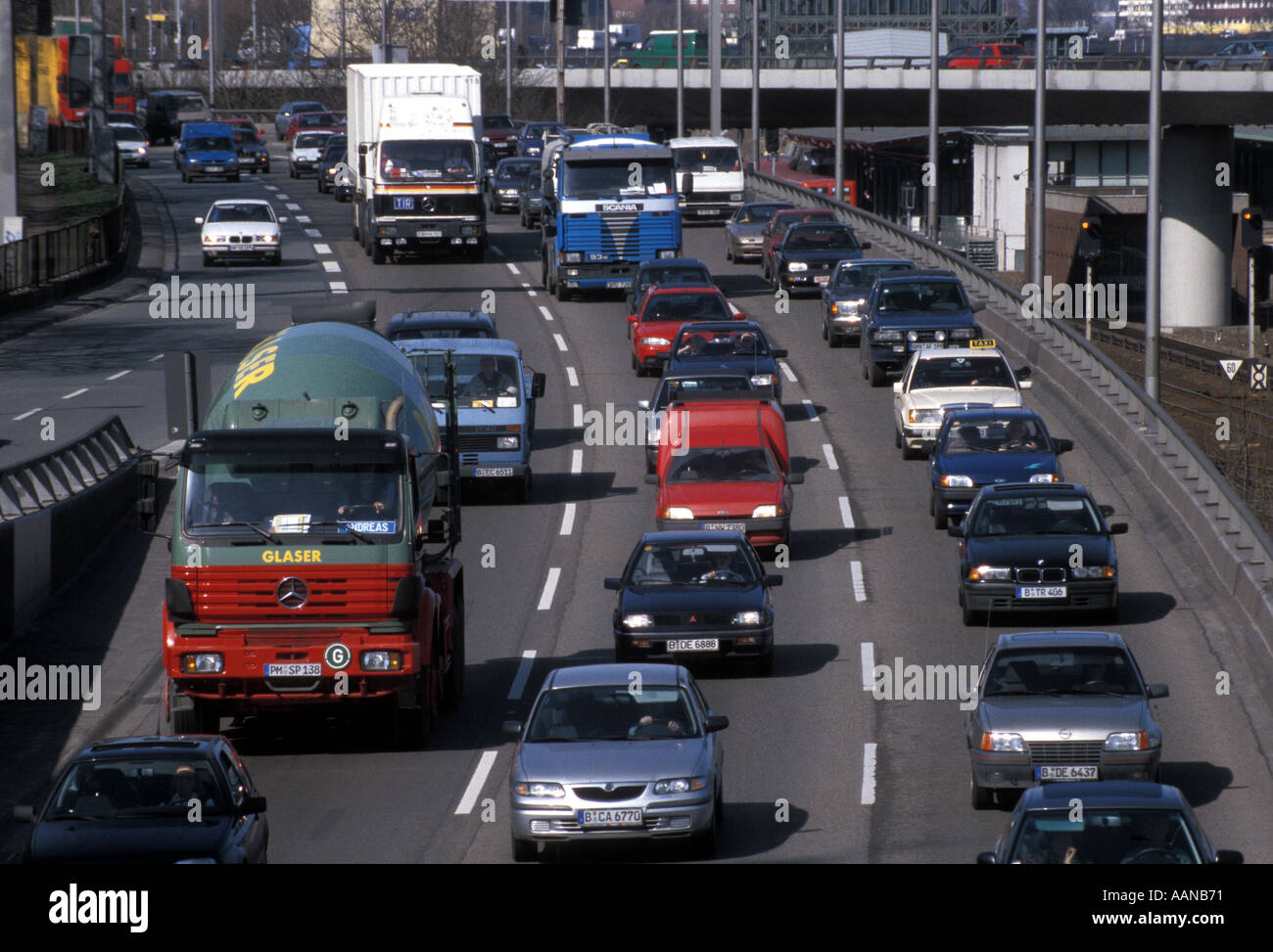 Freeway stadtautobahn hi-res stock photography and images - Alamy