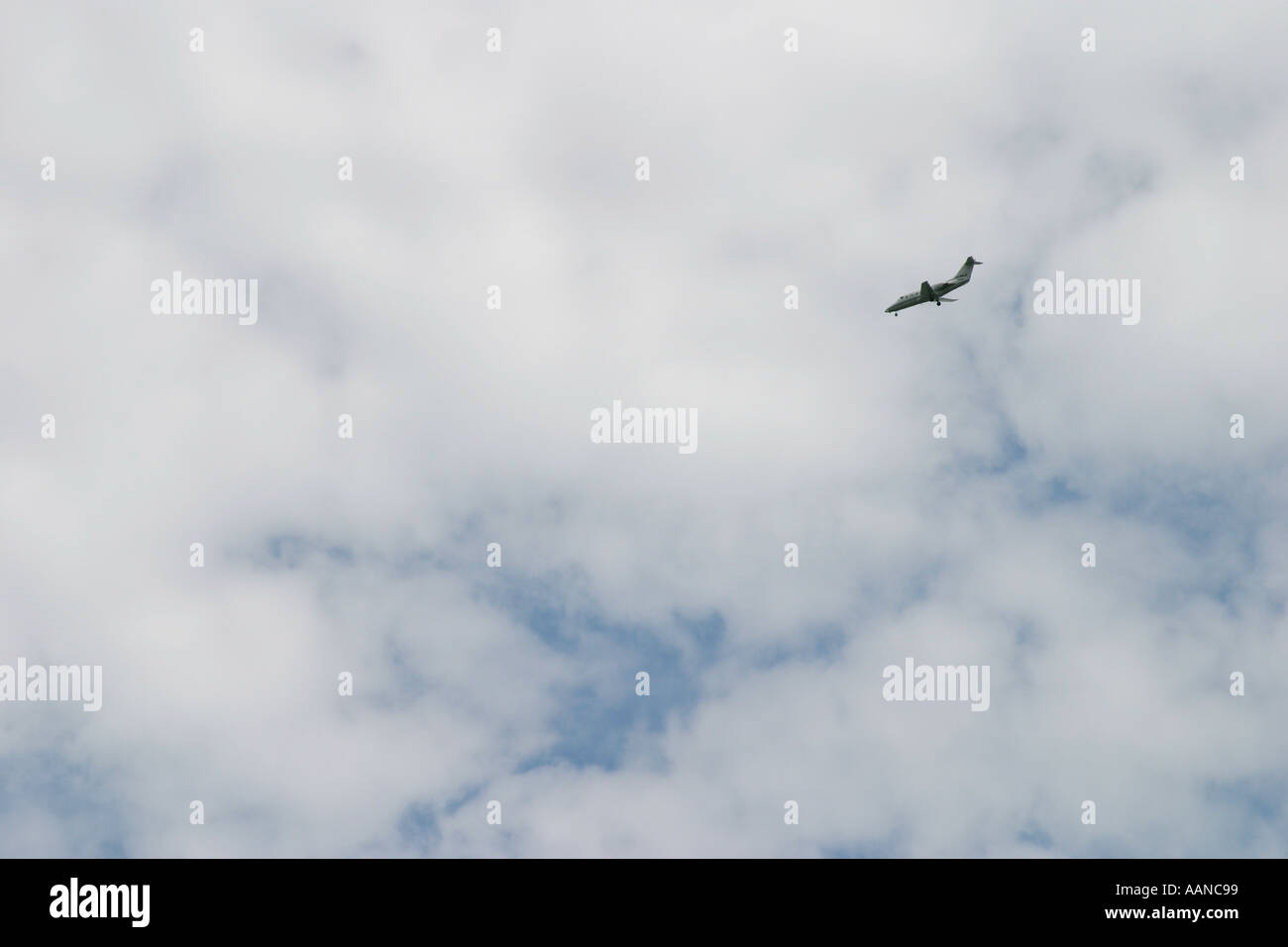 Lear Jet Landing High Resolution Stock Photography and Images - Alamy