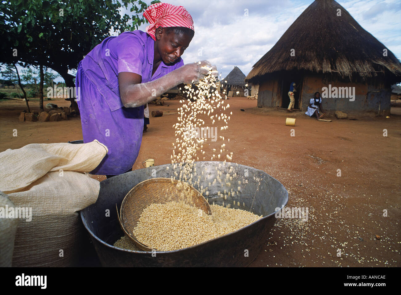Zimbabwe village hi-res stock photography and images - Alamy
