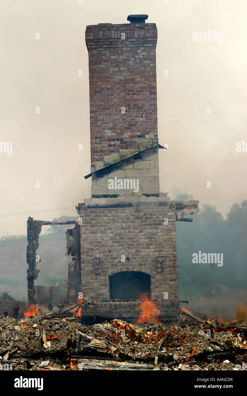 Structural burn hi-res stock photography and images - Alamy
