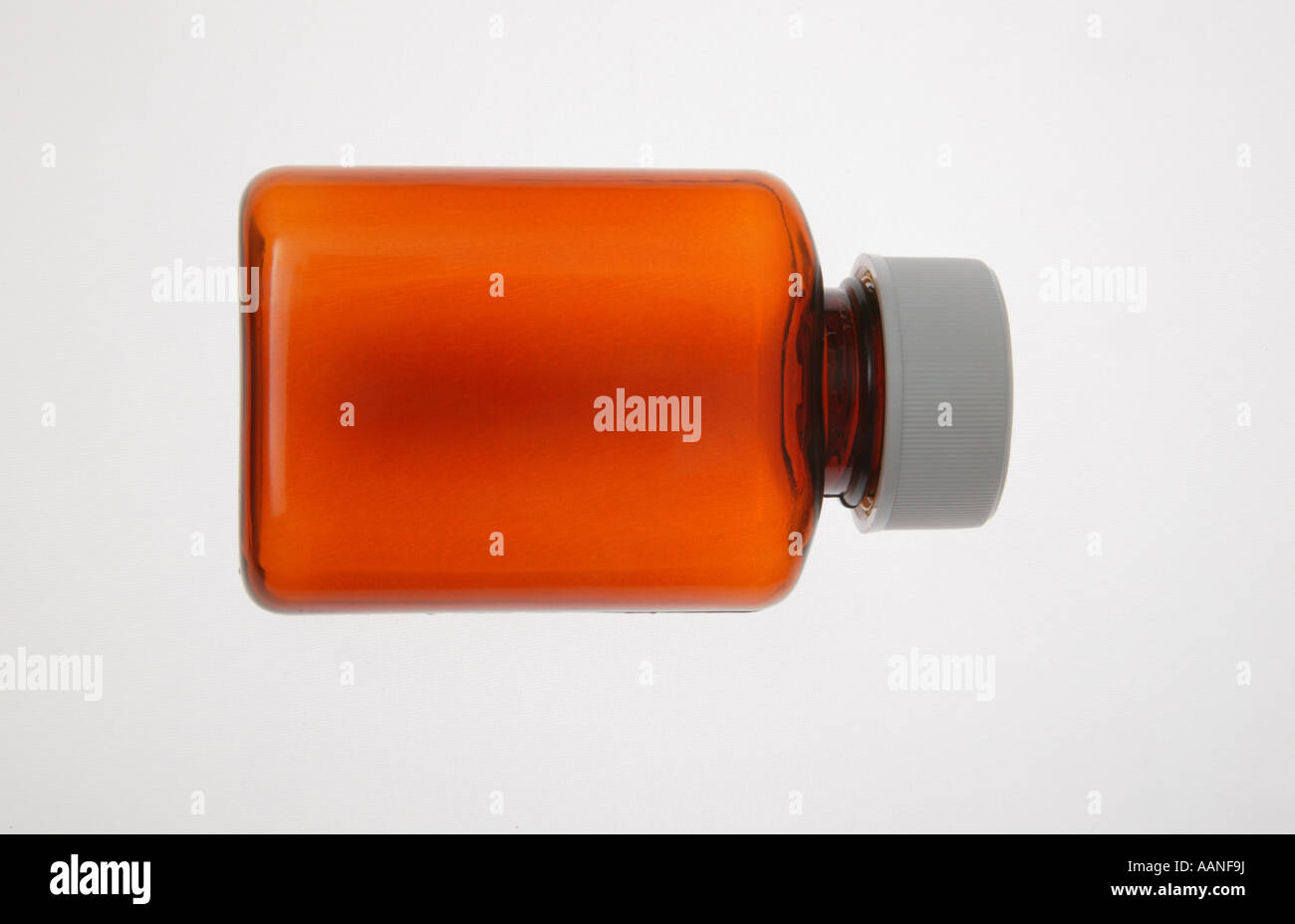 Empty prescription bottle hi-res stock photography and images - Alamy