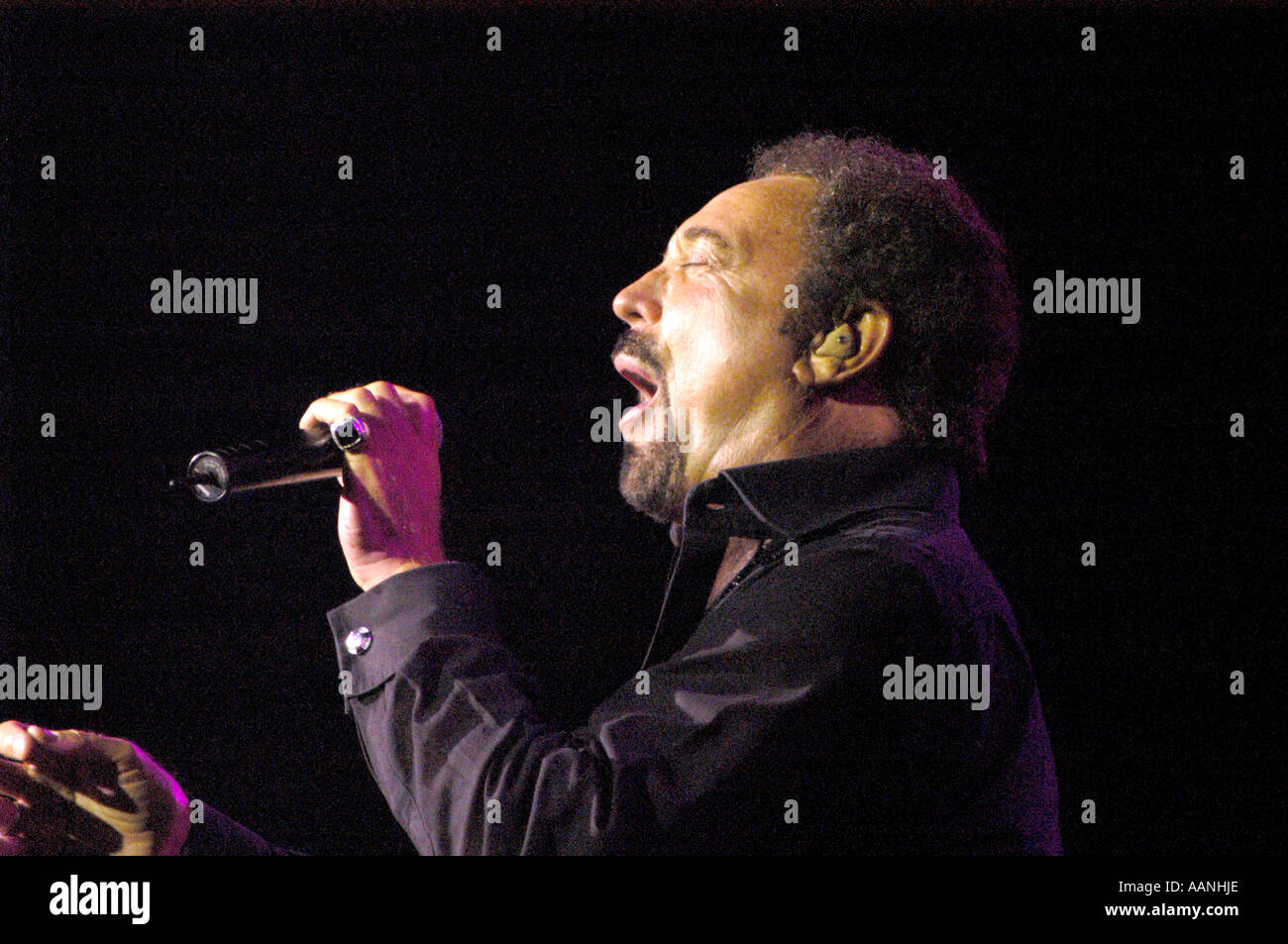 TOM JONES WELSH SINGER Stock Photo - Alamy