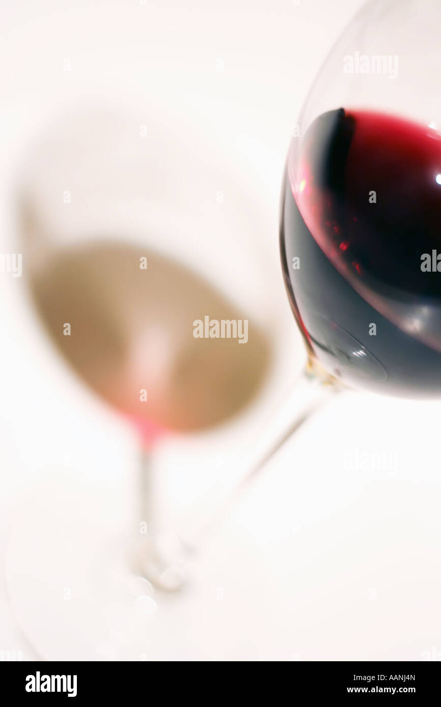 close up red wine in a glass with shadow Stock Photo - Alamy