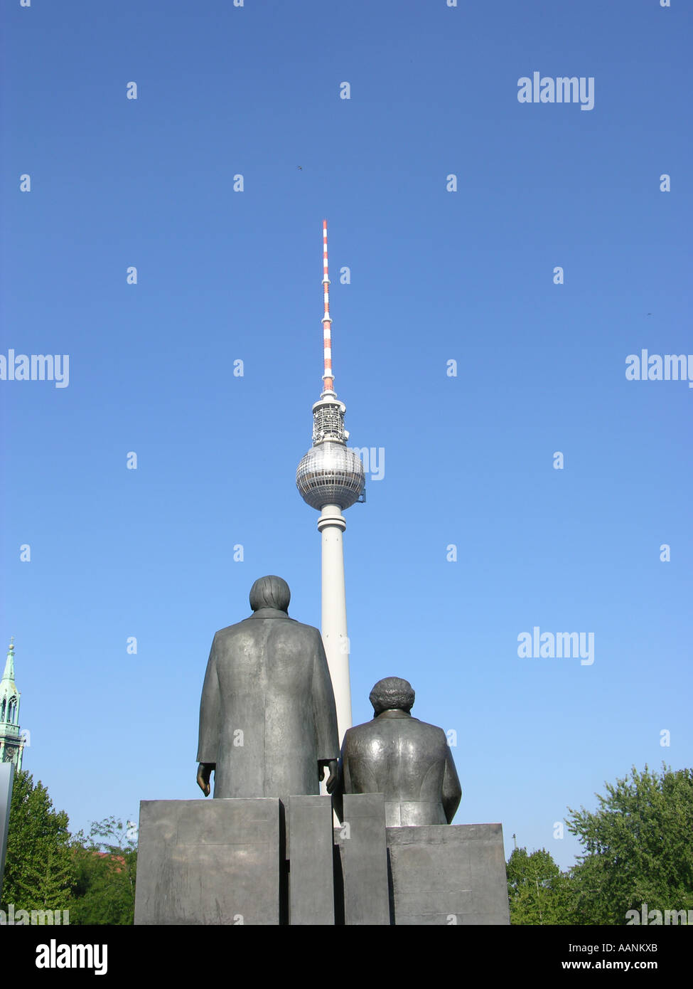Karls marx memorial hi-res stock photography and images - Alamy