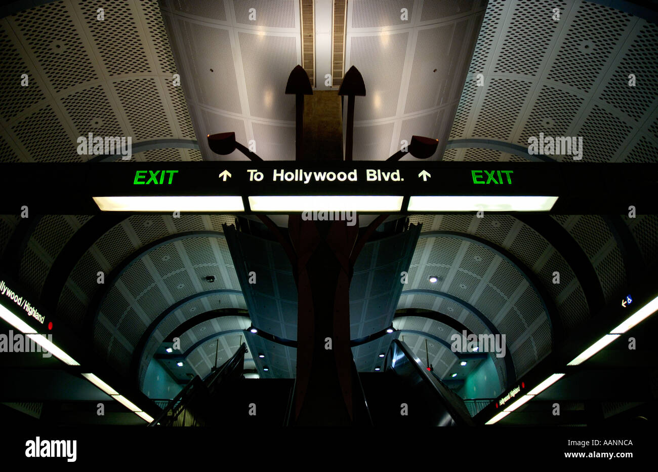 Los angeles hollywood highland station hi-res stock photography and ...