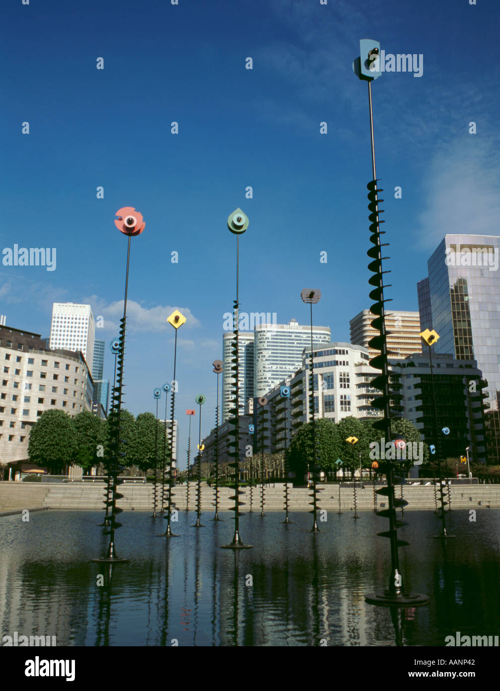 "Sculpture Lumineus" and view of the office blocks of La Défense, Paris ...