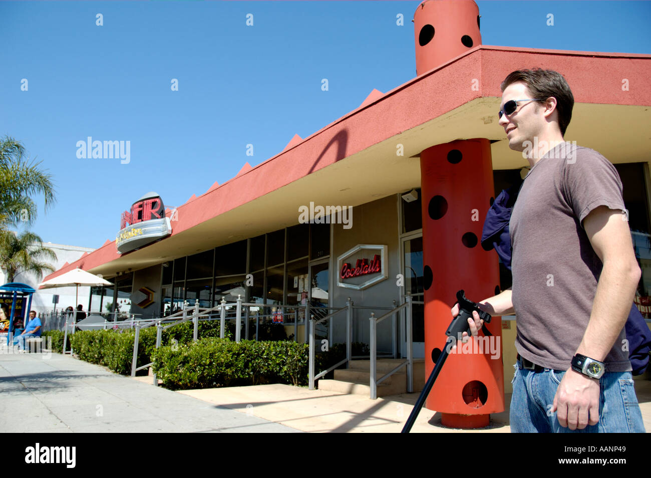 Blind man wearing sunglasses hi-res stock photography and images - Alamy