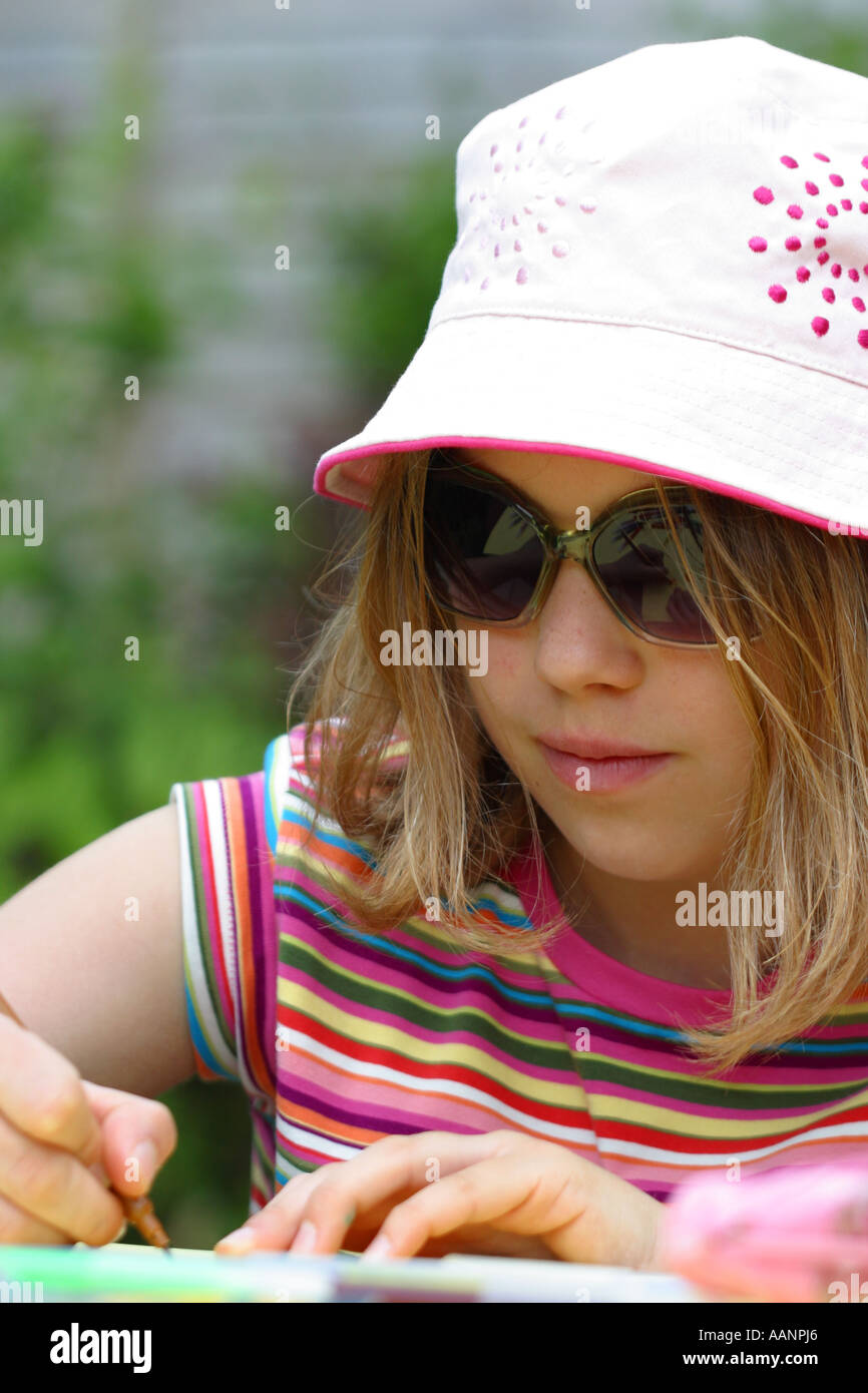 12 years old girl drawing hi-res stock photography and images - Alamy