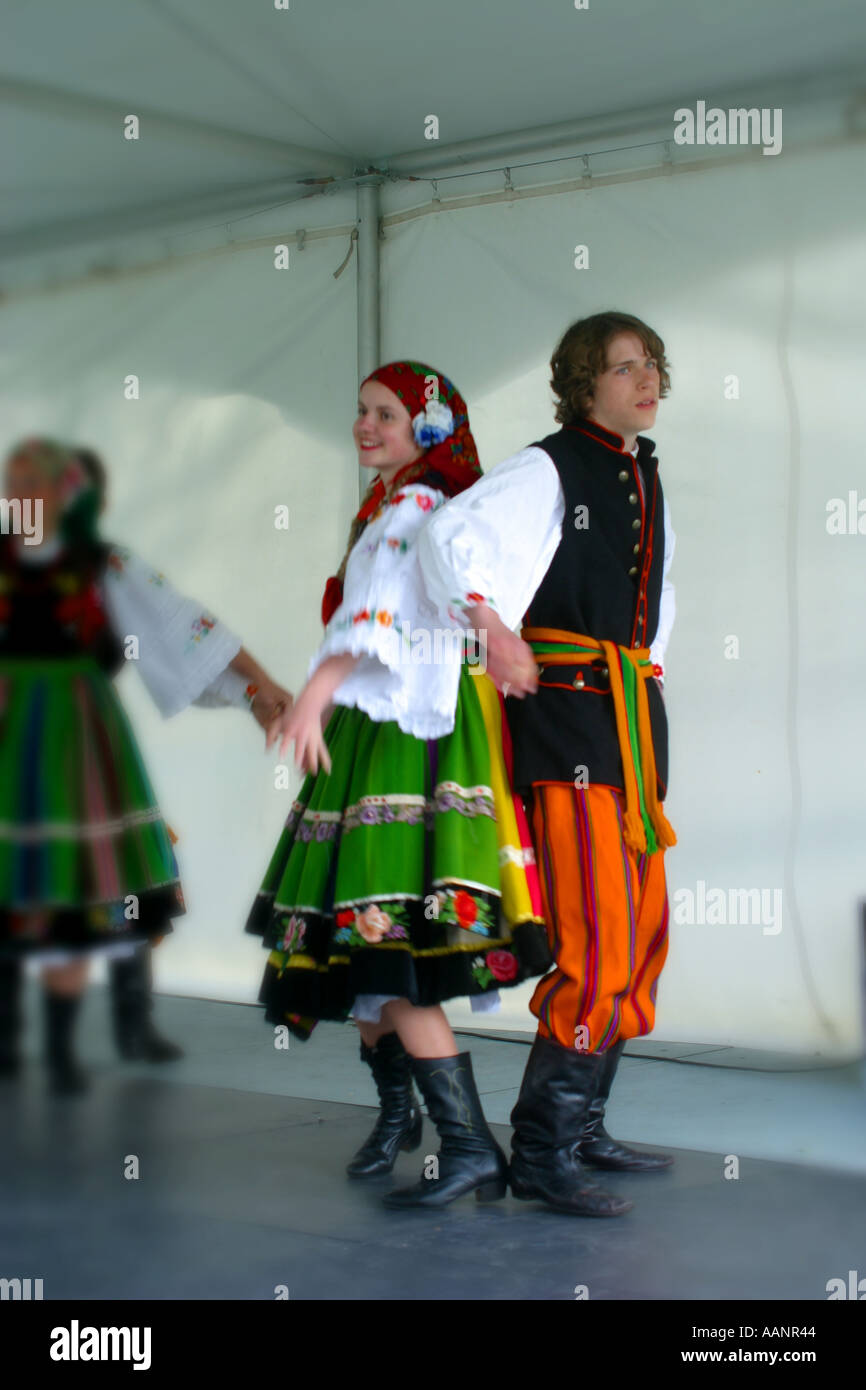Polish folk dance Stock Photo - Alamy